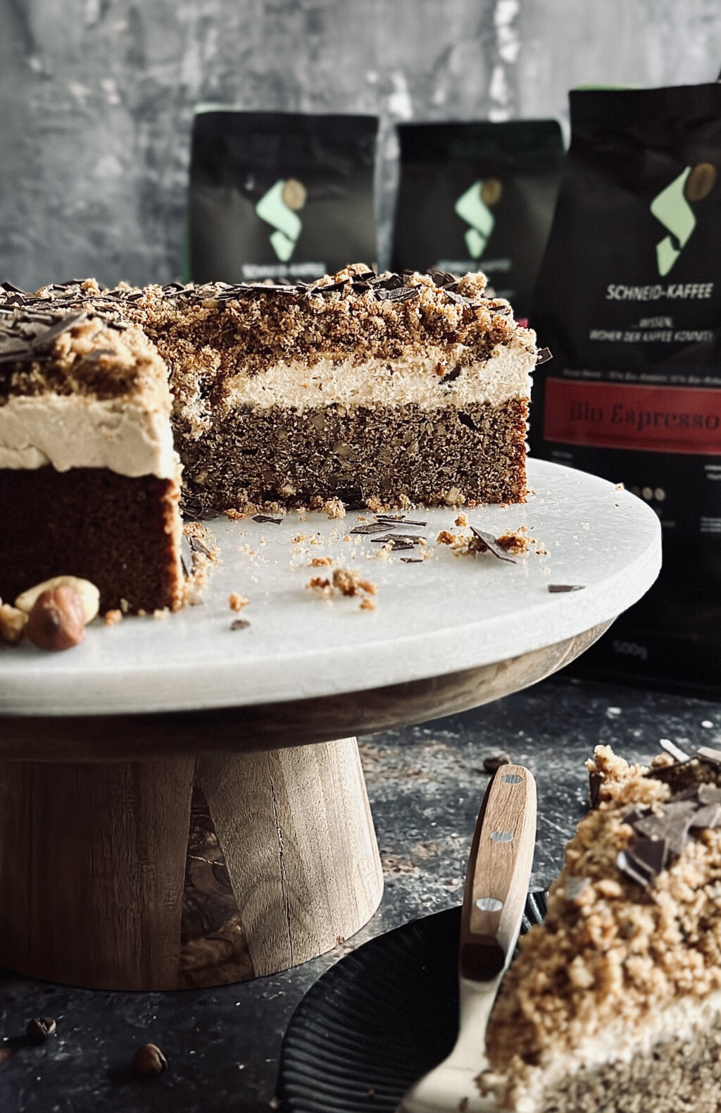 Schneid Espresso Nuss Torte - Von Januar bis Dezember