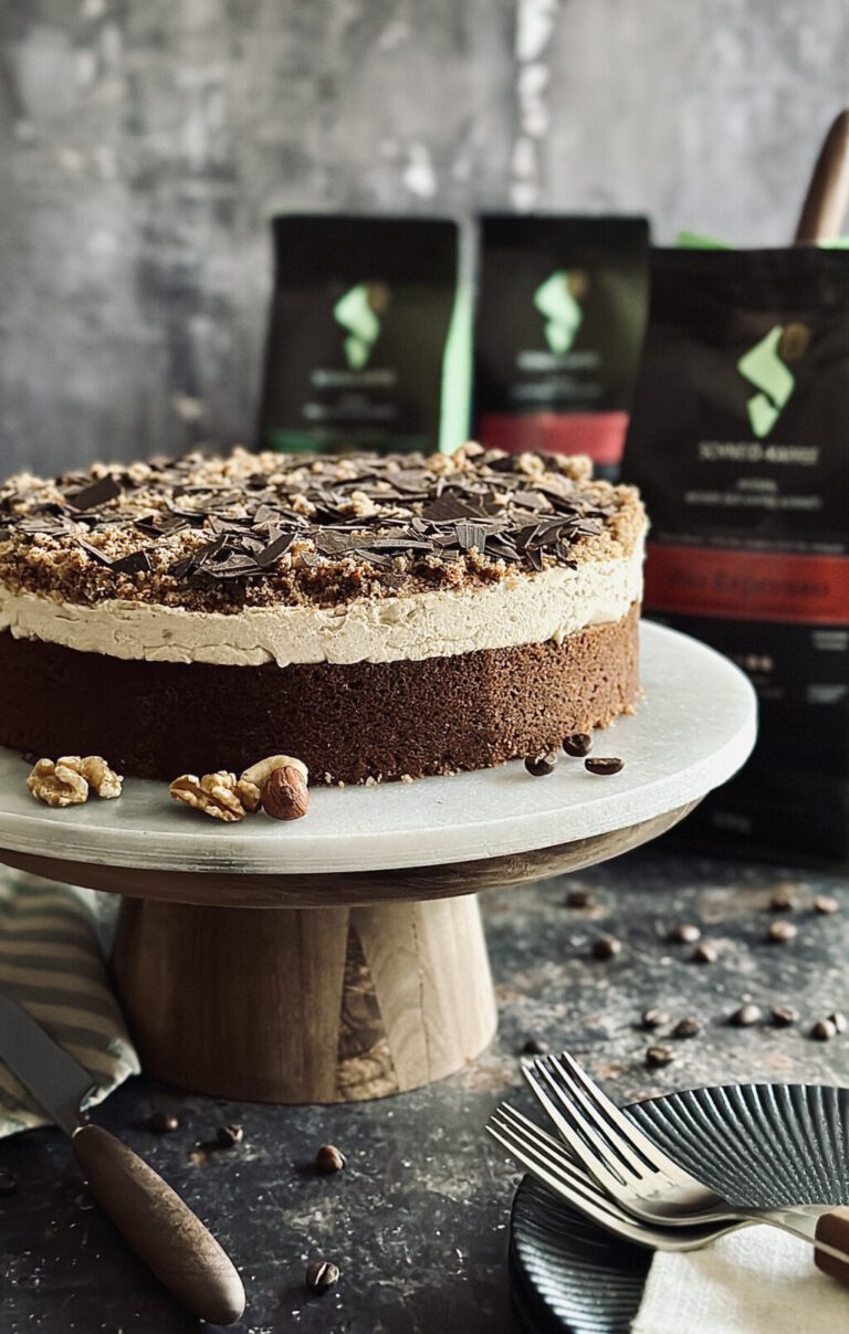 Schneid Espresso Nuss Torte - Von Januar bis Dezember